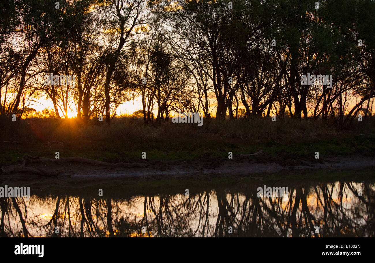 Sunset outback sun hi-res stock photography and images - Alamy