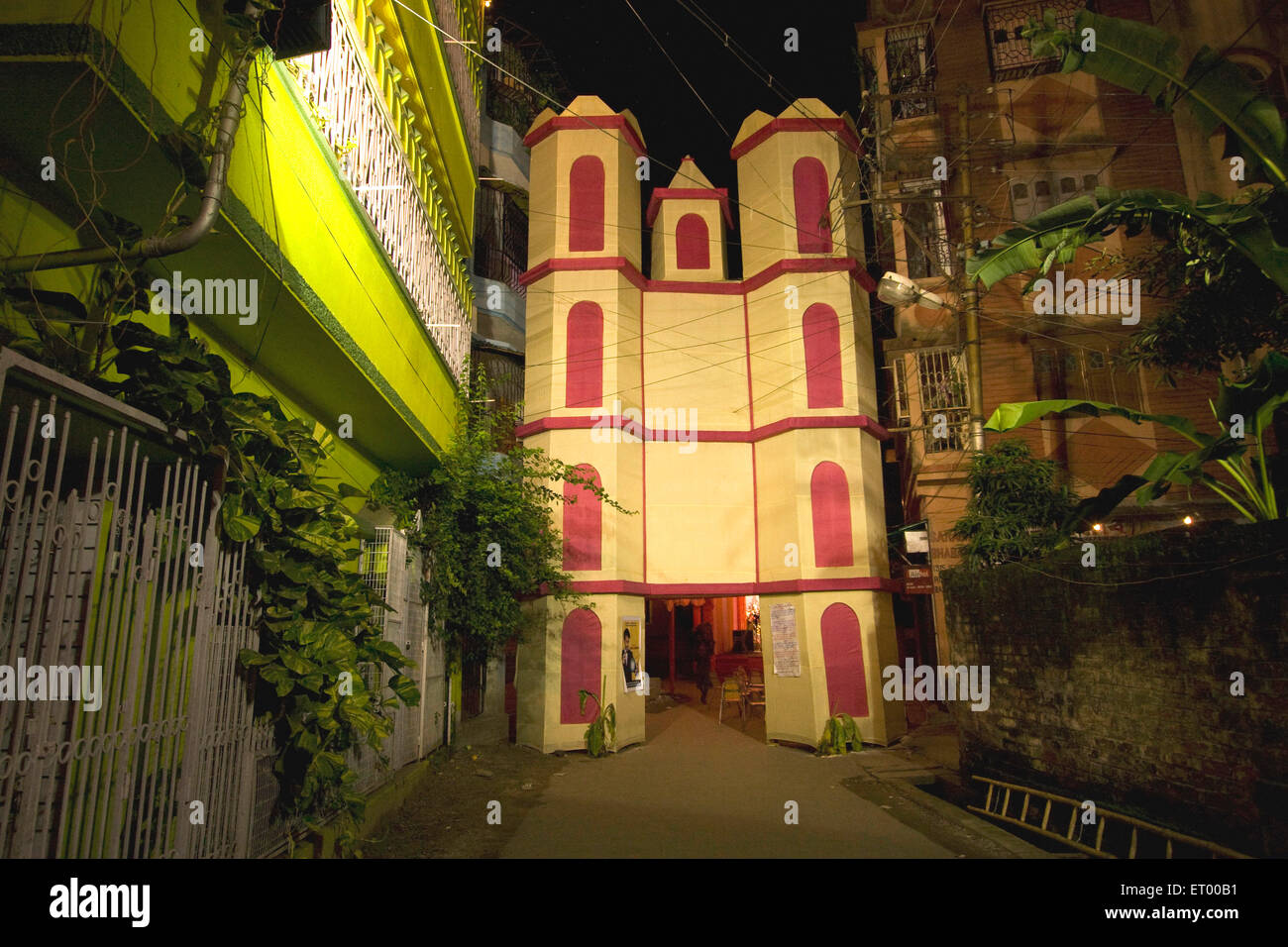Durga puja pandal decoration hi-res stock photography and images - Alamy