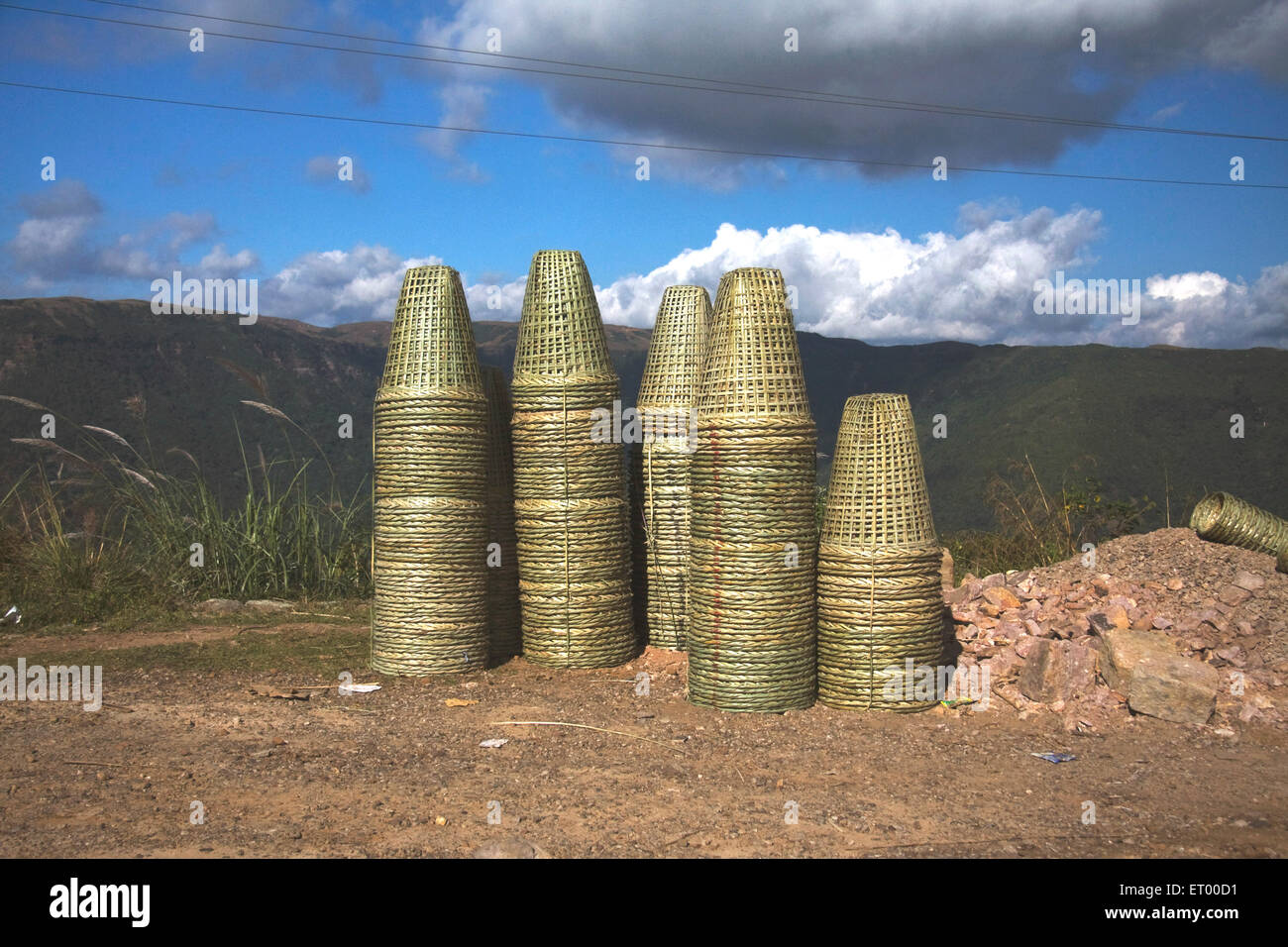 Tea picker bamboo baskets hi-res stock photography and images - Alamy