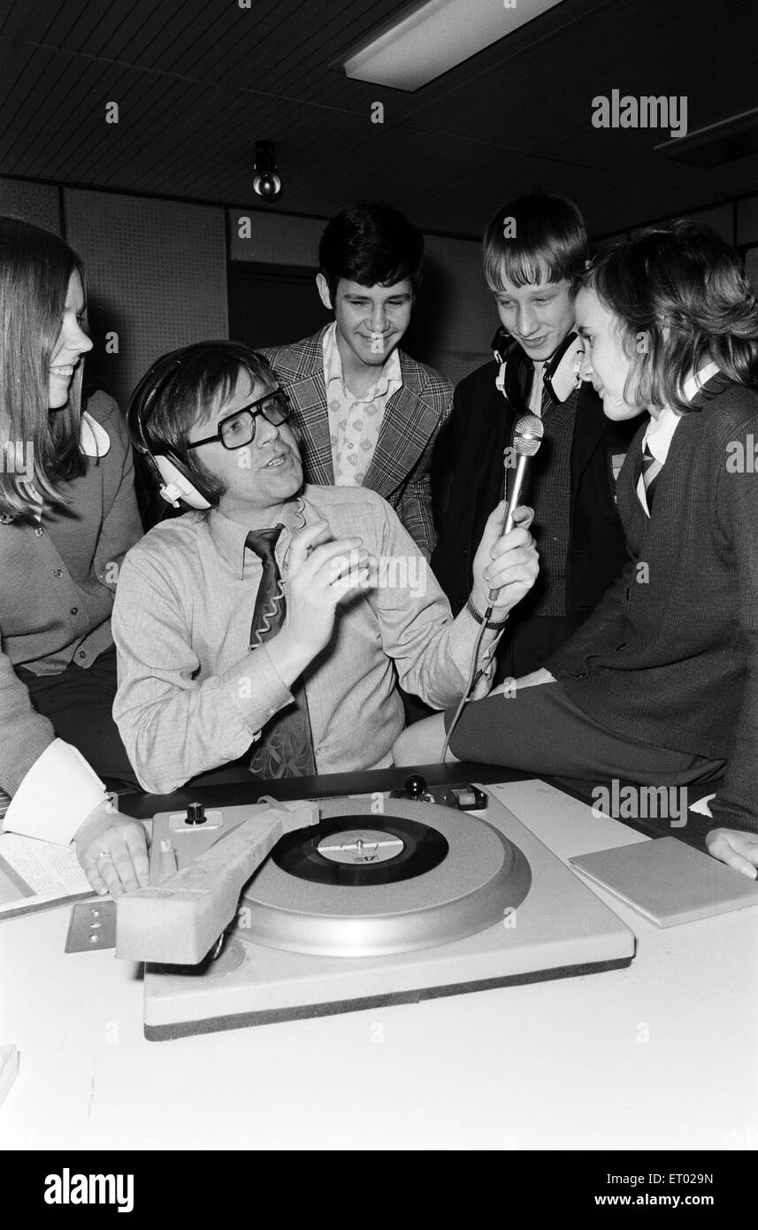 Ed Doolan BRMB Radio Disc Jockey, pictured with news boys and girls ...