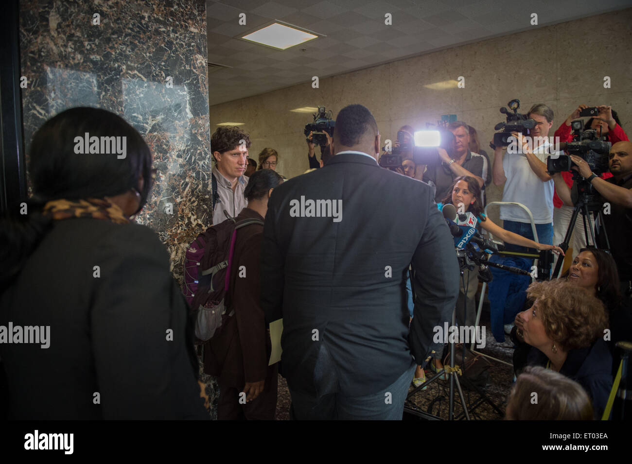 Manhattan, New York, USA. 9th June, 2015. Defendant ROBERT SIMS exits ...