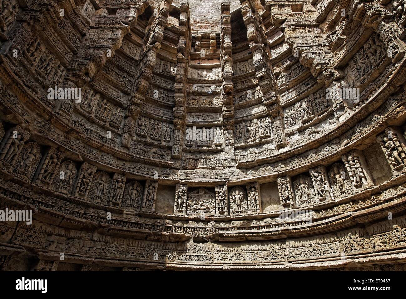 Rani ki vav ; stone carving ; underground structure ; step well ; Patan ...