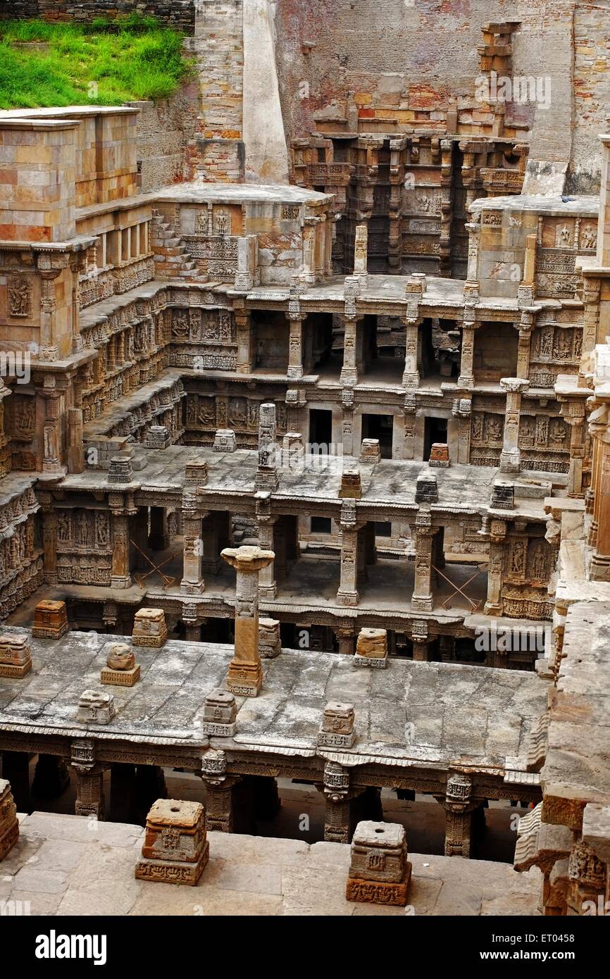 Rani ki vav ; stone carving ; underground structure ; step well ; Patan ...