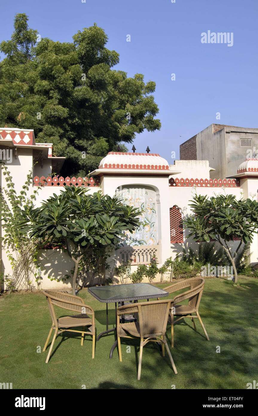 Seating place garden hi-res stock photography and images - Alamy