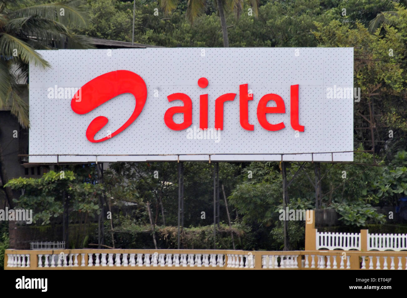 Hoarding hoardings hi-res stock photography and images - Alamy