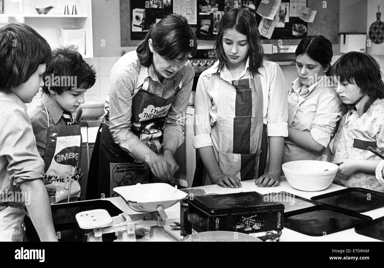 1970s home economics hi-res stock photography and images - Alamy