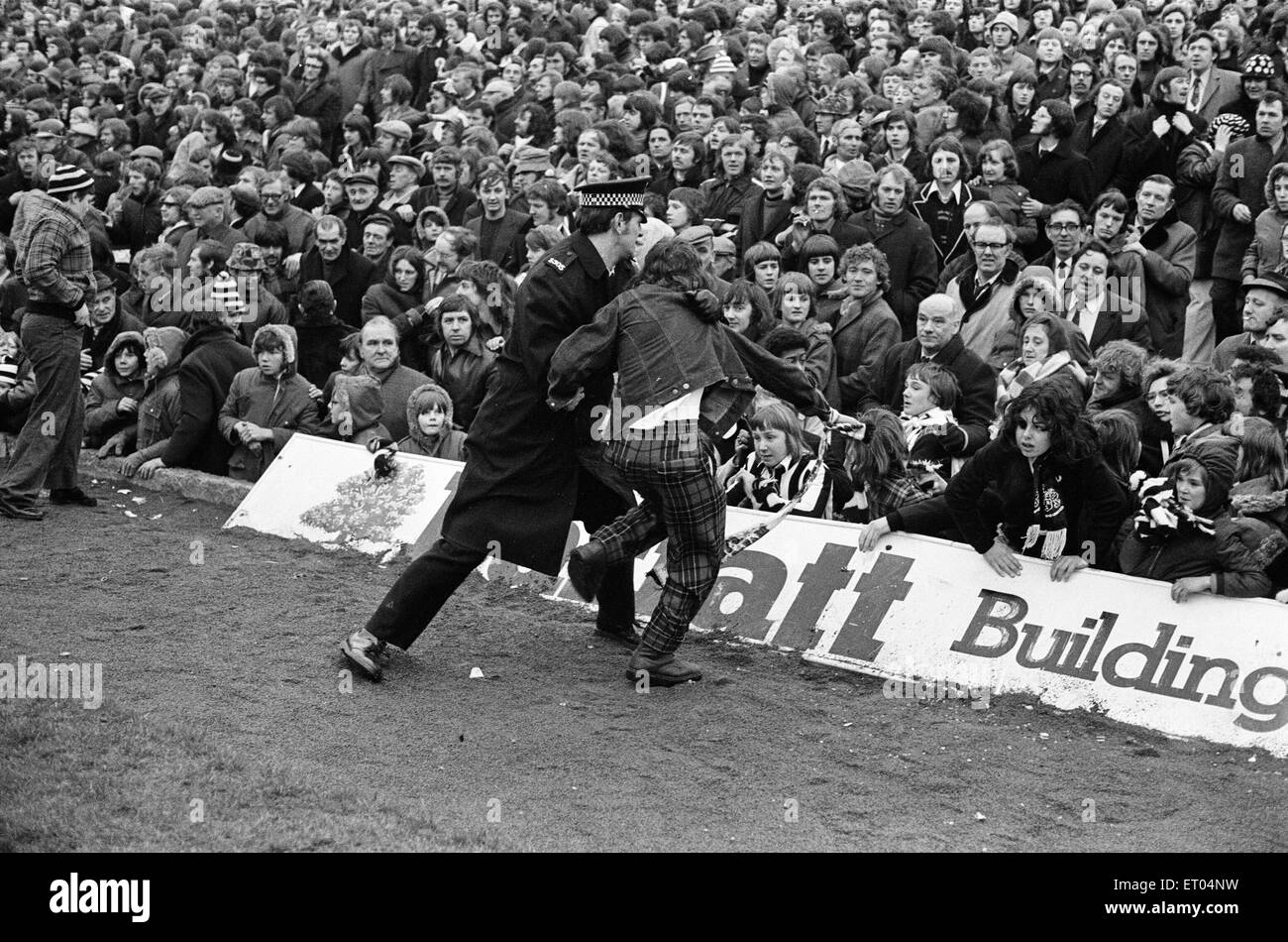 Football hooligans 1970s hi-res stock photography and images - Alamy