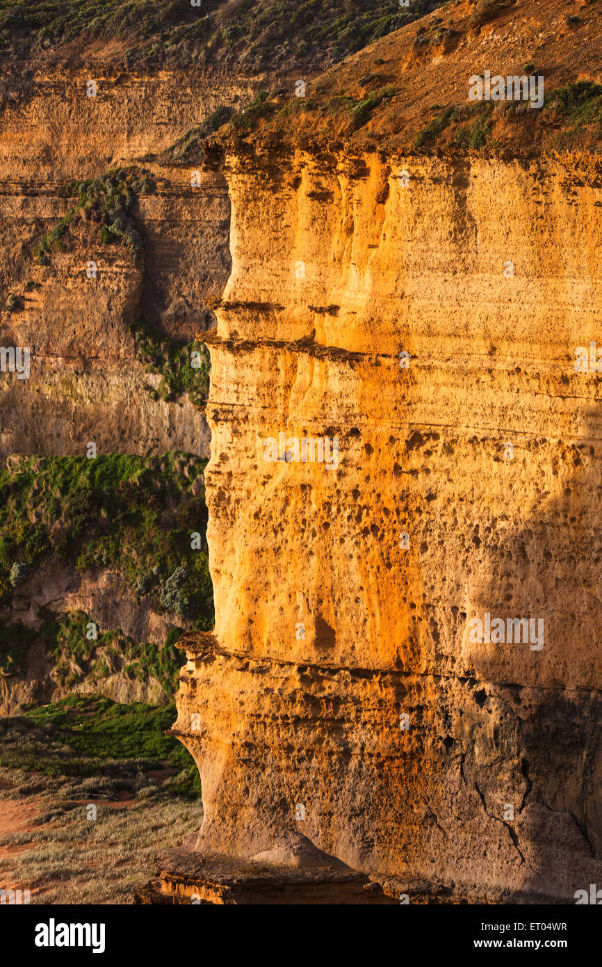 Steep sandstone cliffs along the Great Ocean Road, Victoria, Australia ...