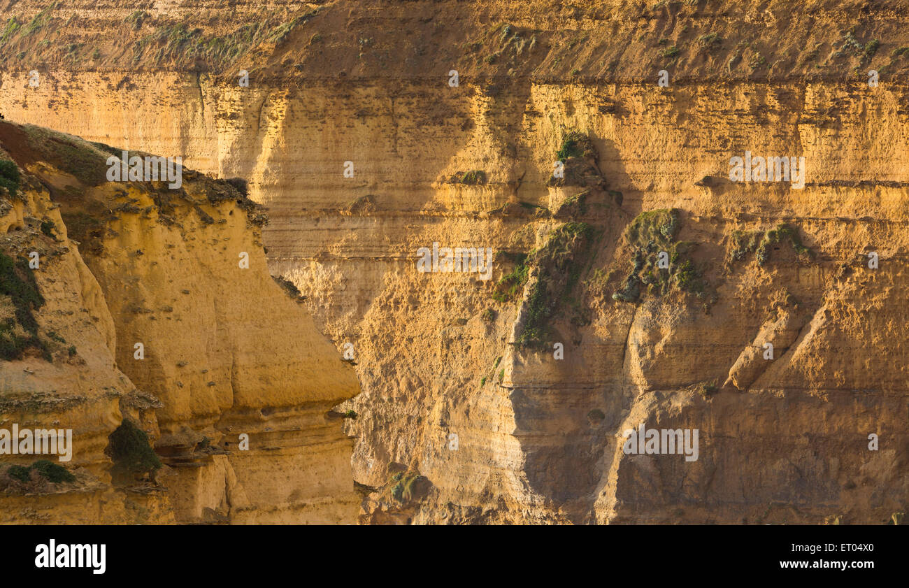 Dangerous road cliff hi-res stock photography and images - Alamy