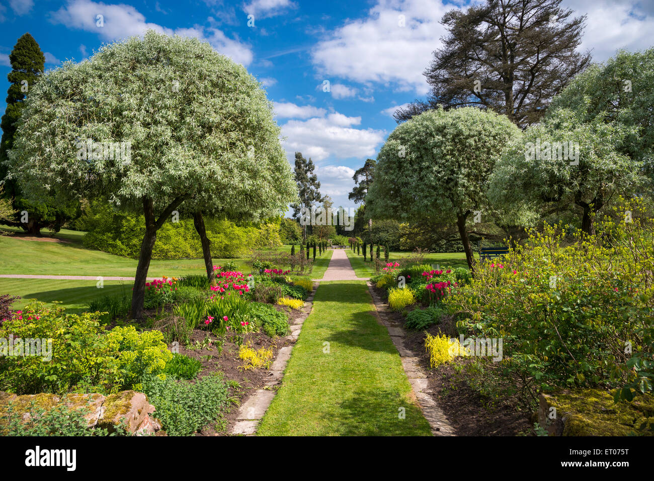 Path to castle hi-res stock photography and images - Alamy
