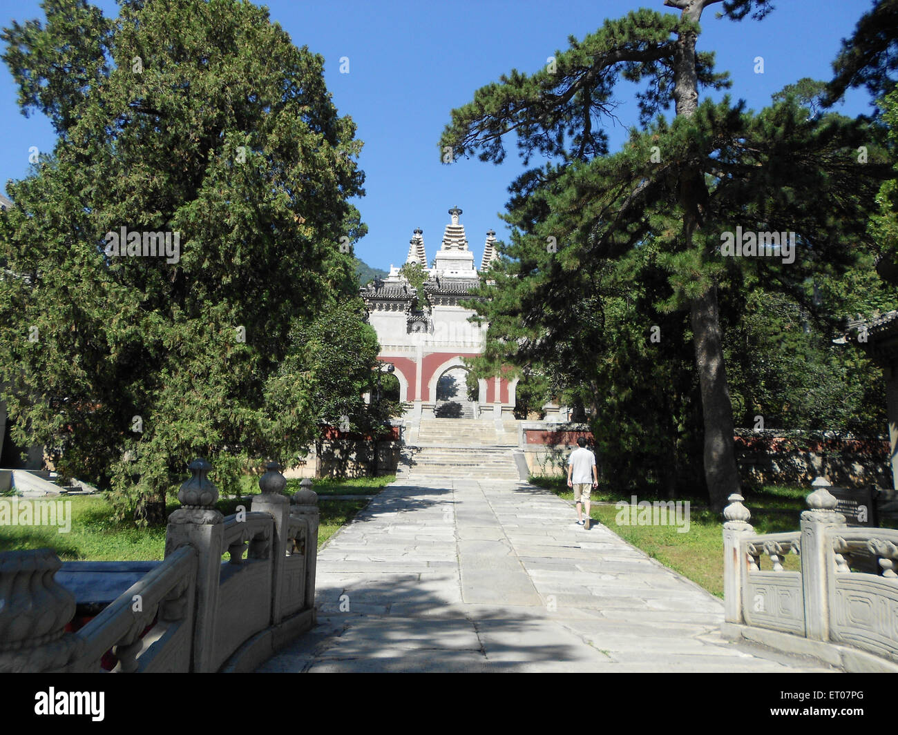 Temple "Azure Clouds" outside Beijing. China Stock Photo - Alamy
