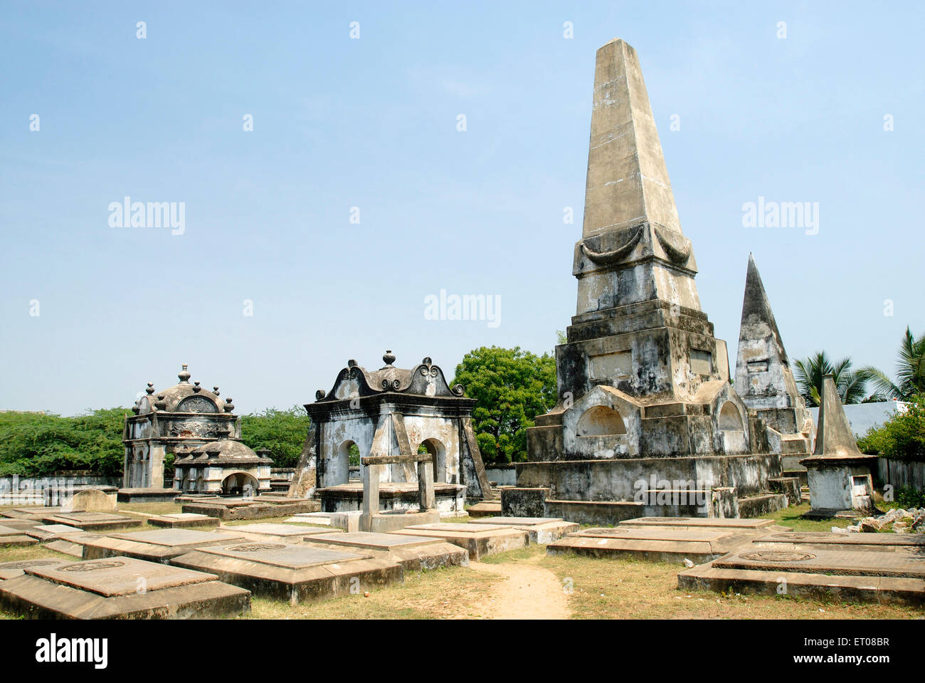 Obelisk cemetery hi-res stock photography and images - Alamy