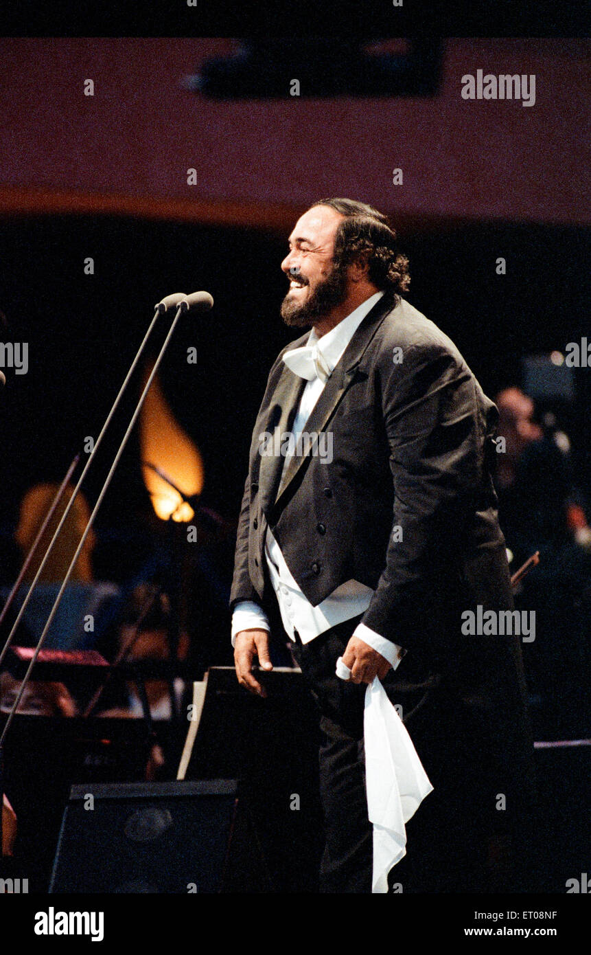 Pavarotti hi-res stock photography and images - Alamy