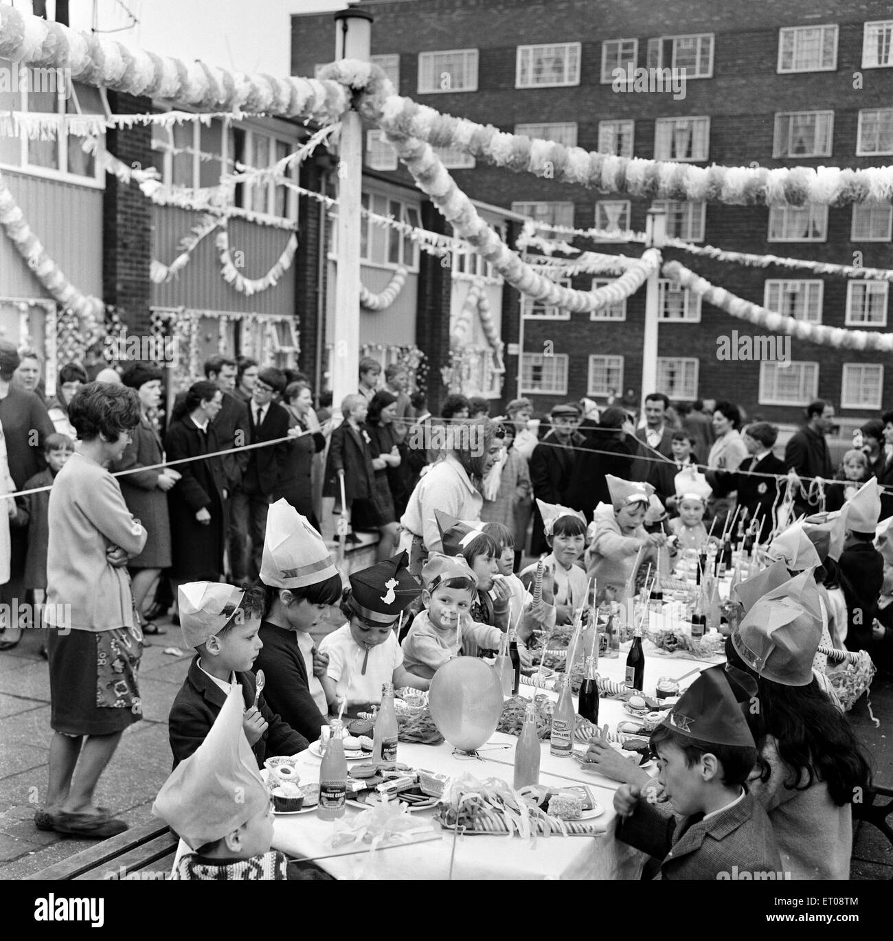 1960s liverpool children hi-res stock photography and images - Alamy