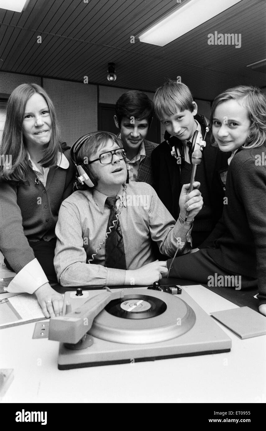 Radio station disc jockey 1970s hi-res stock photography and images - Alamy