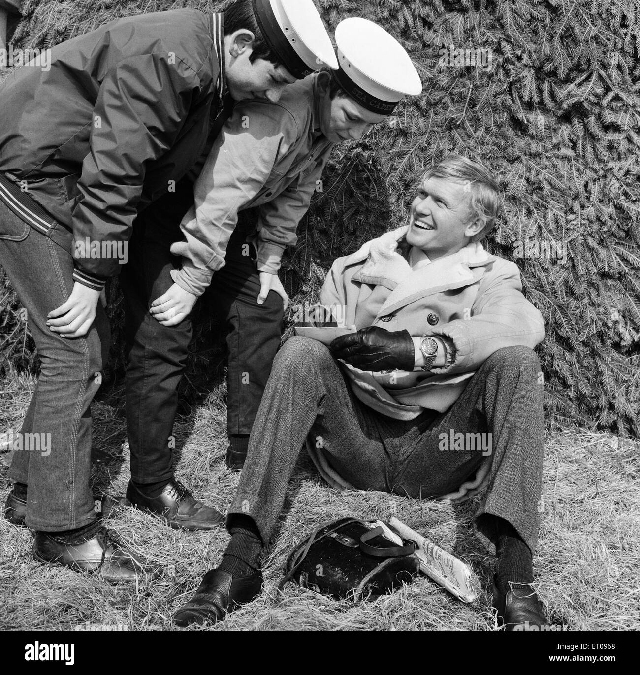 Terry Biddlecombe, National Hunt Jockey, signs autographs for boy ...