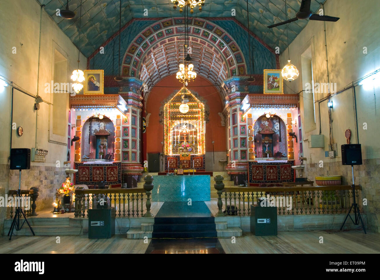 Interior, St. George Jacobite Syrian Church, Kadamattom Church ...