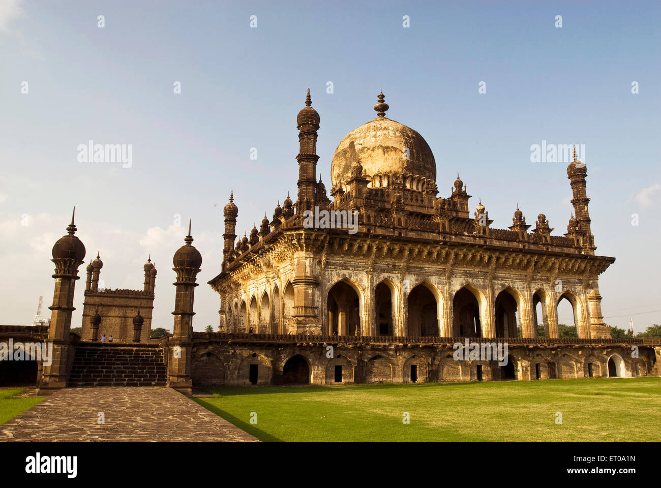 The Ibrahim Rauza built by Ibrahim Adil Shah II is a tomb and mosque in ...