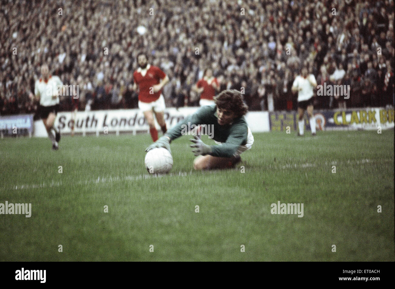 English League Division One match at the Valley. Charlton Athletic v ...
