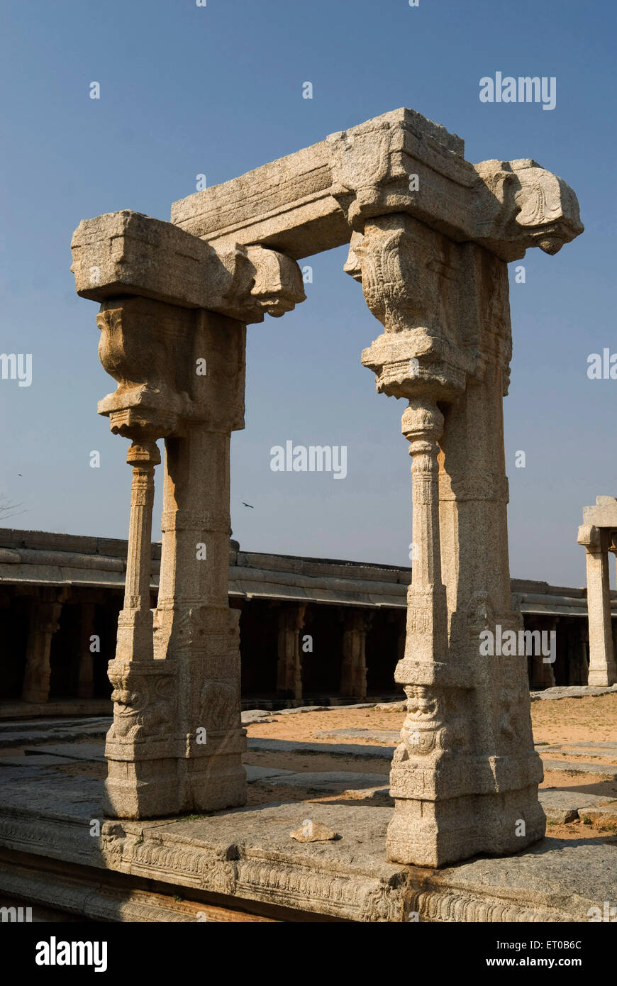 Monolithic structure hi-res stock photography and images - Alamy