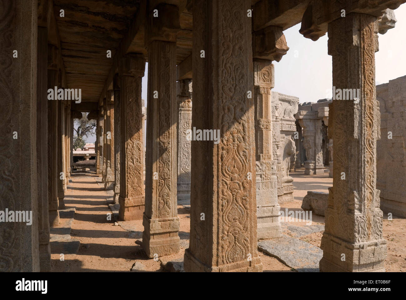 Monolithic structure hi-res stock photography and images - Alamy