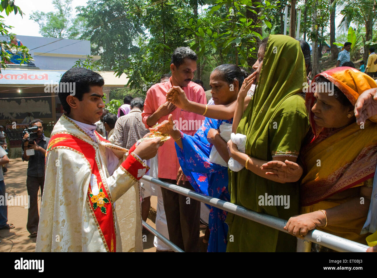 Blessing, Malayatoor Perunal annual festival, Malayattoor Kurisumudy ...