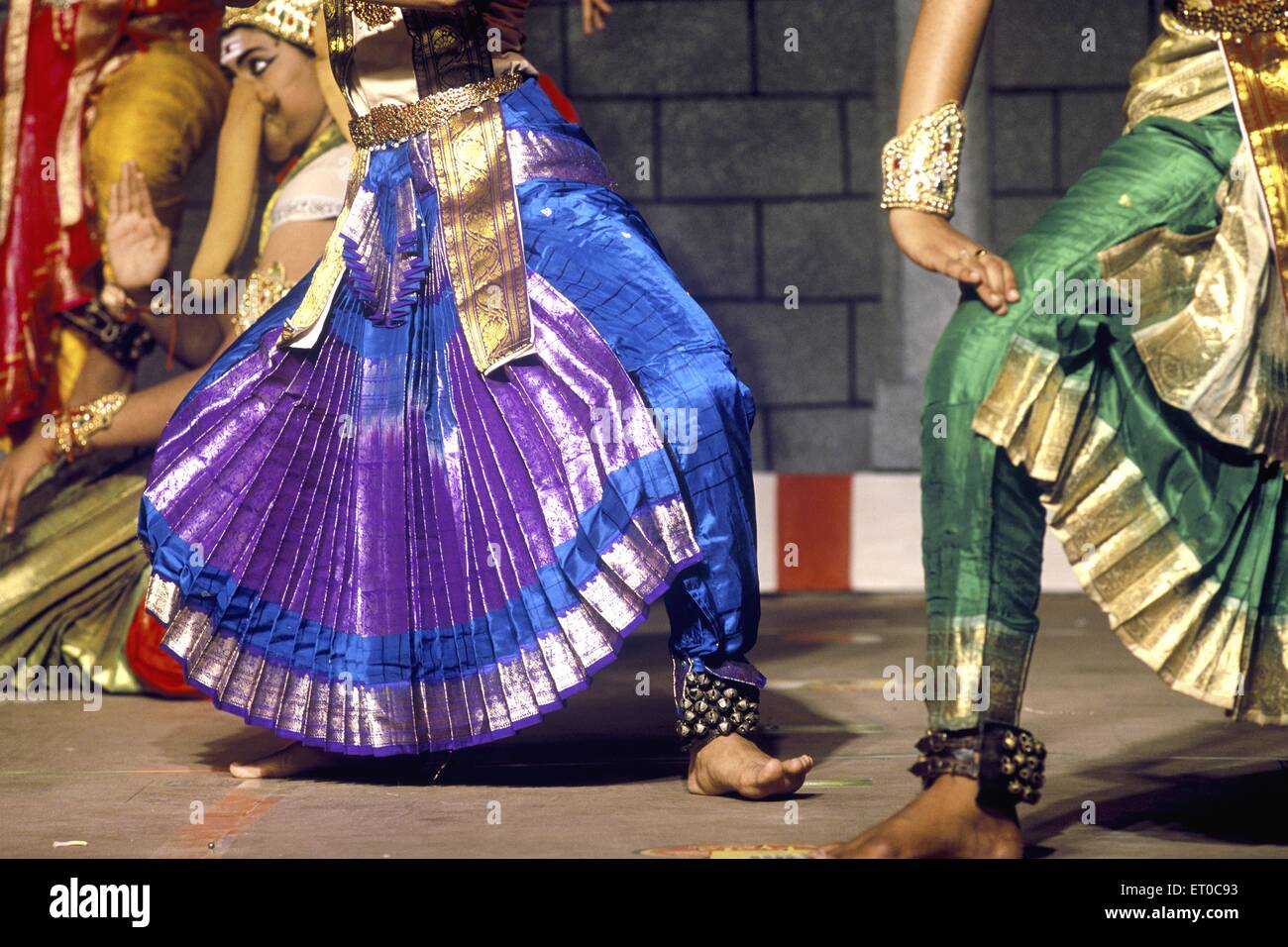 Traditional tamil dance hi-res stock photography and images - Alamy