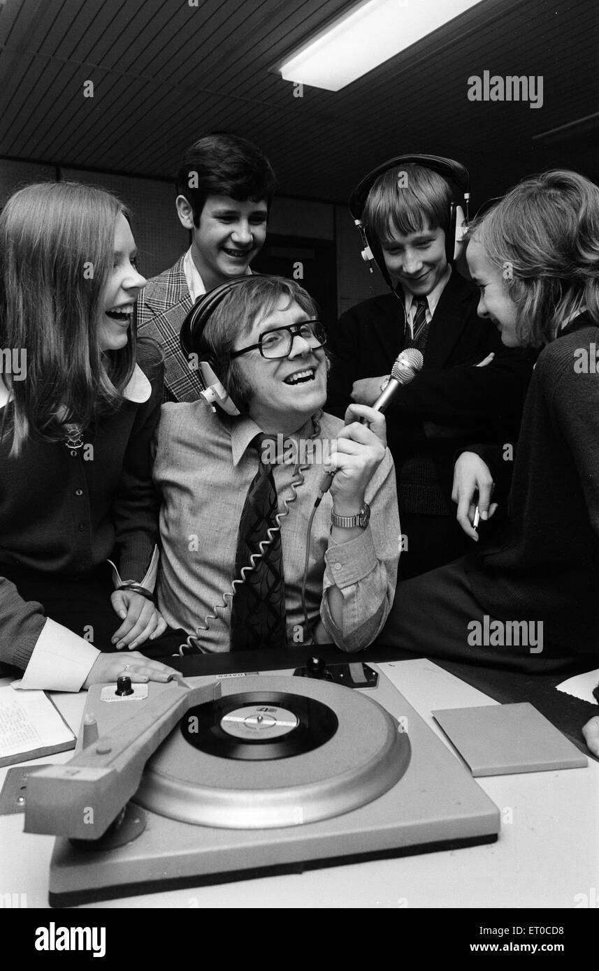Ed Doolan BRMB Radio Disc Jockey, pictured with news boys and girls ...