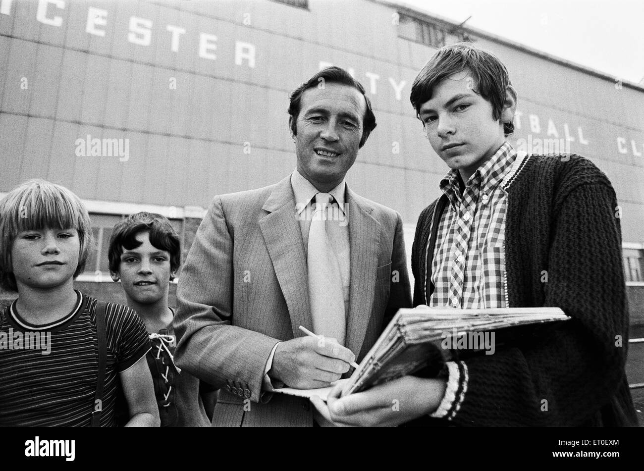 Jimmy bloomfield Black and White Stock Photos & Images - Alamy