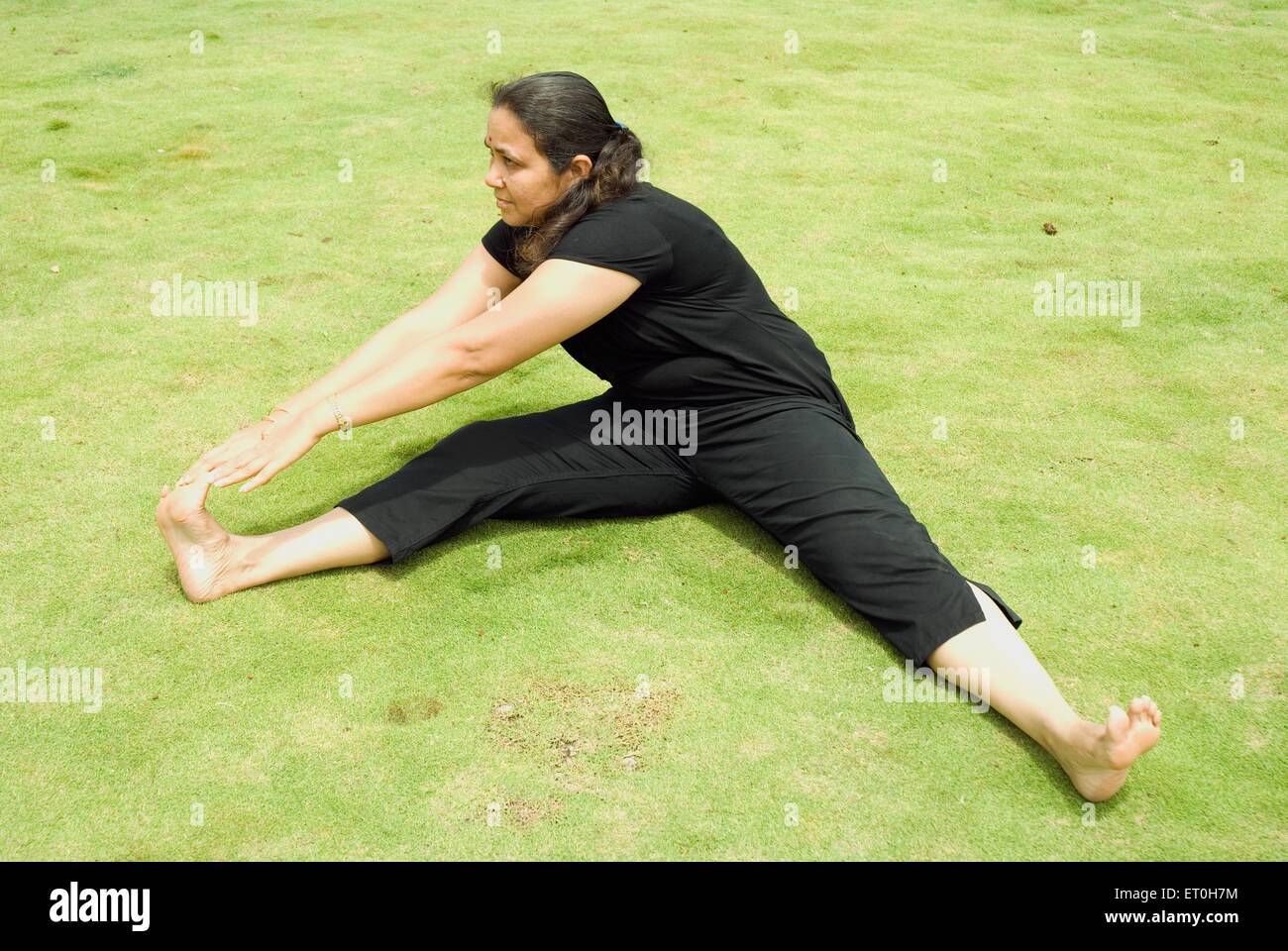 Pune india yoga hi-res stock photography and images - Alamy