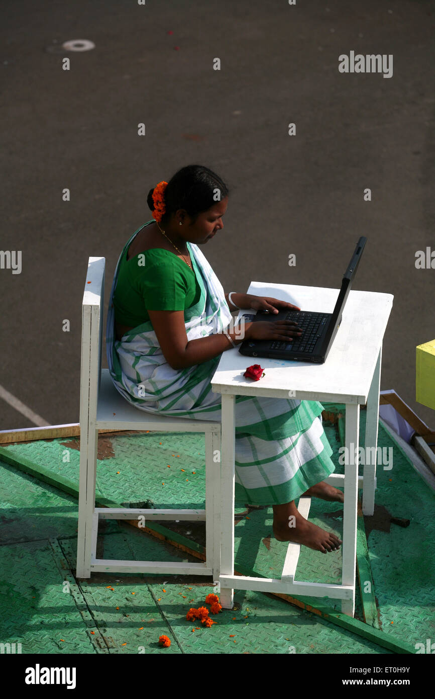 Indian women in sari hi-res stock photography and images - Alamy