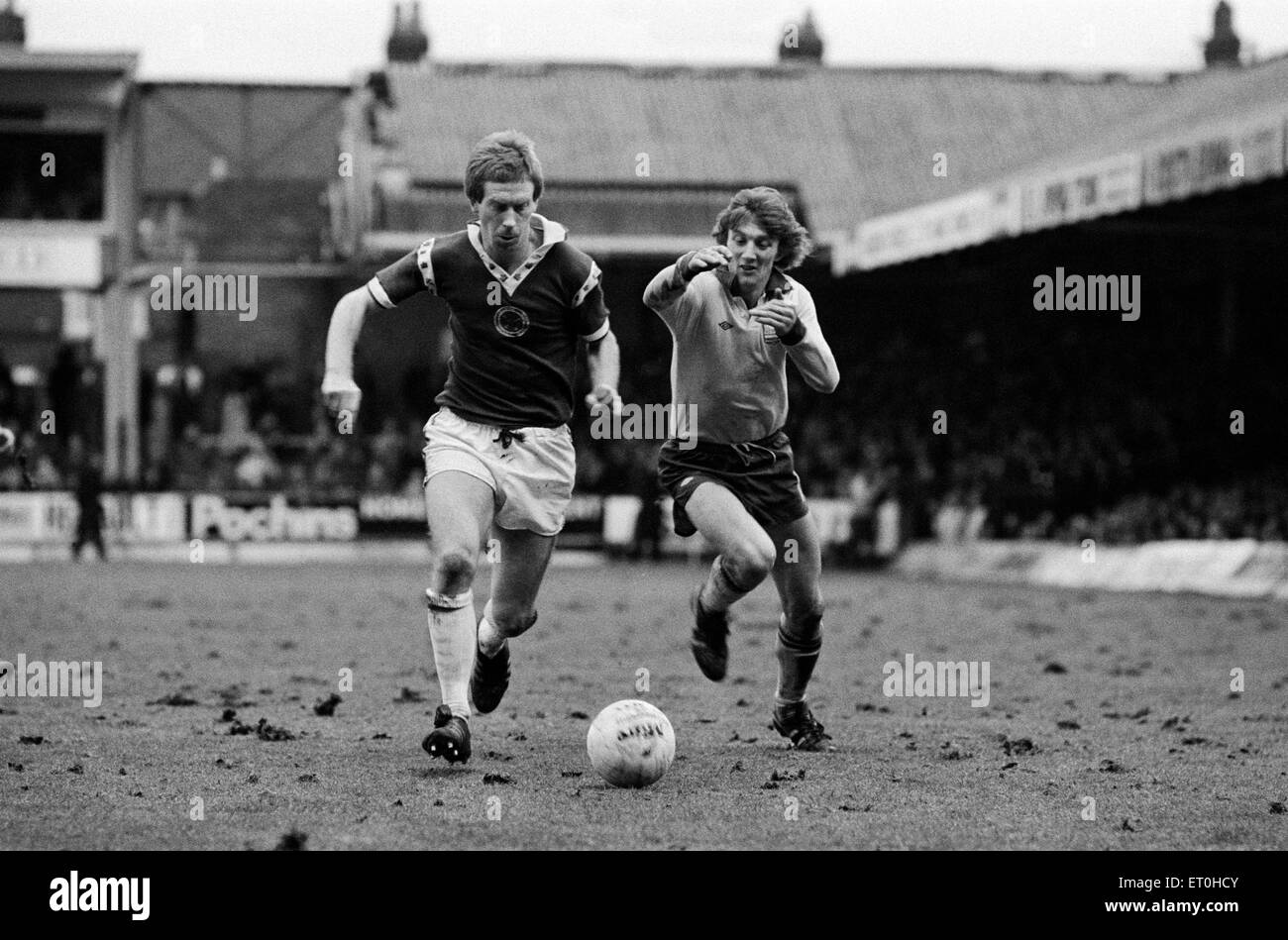 Division one football 1970's hi-res stock photography and images - Alamy