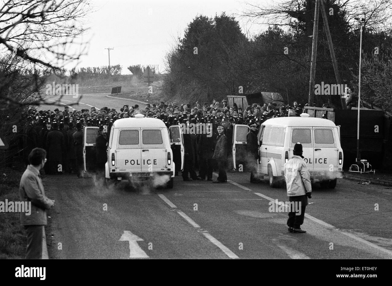 Miners Strike 1984 - 1985, Pictured. Pickets and Police clash at Daw ...
