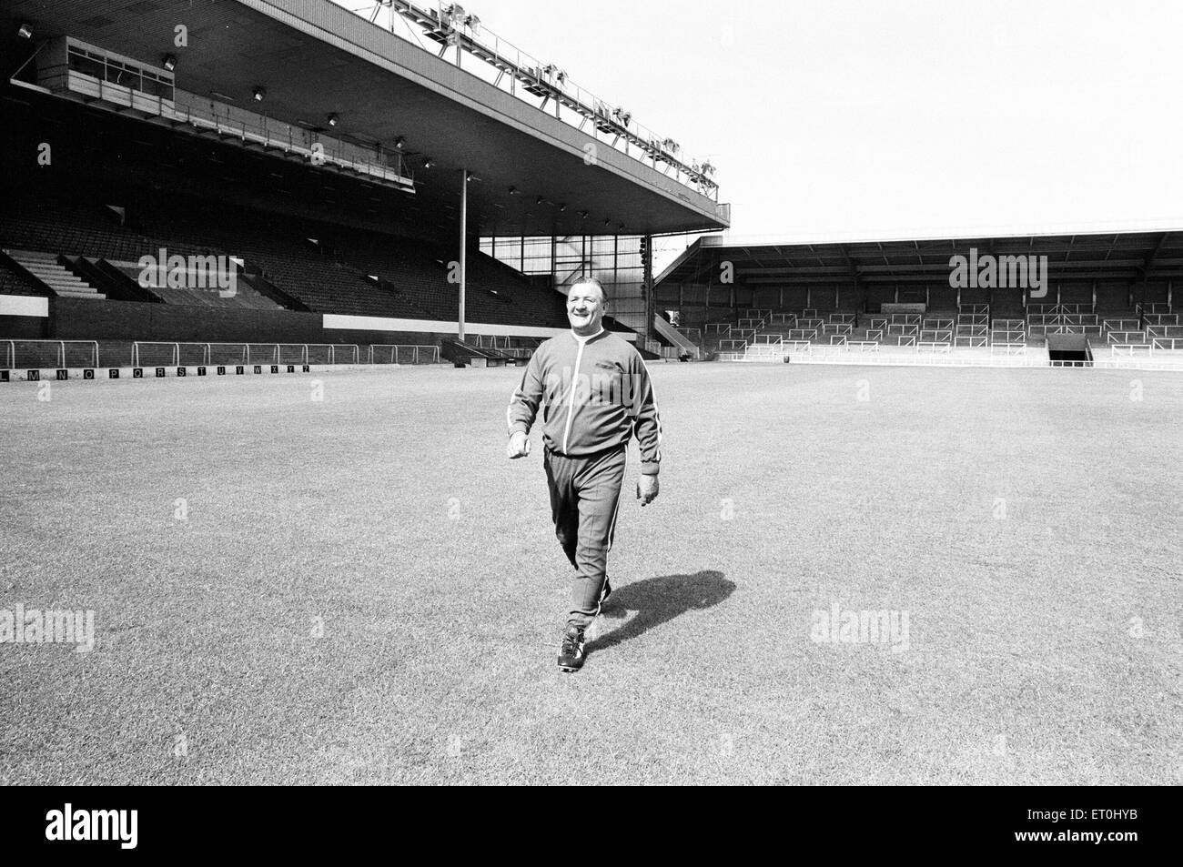 Liverpool manager bill shankly at anfield Black and White Stock Photos ...