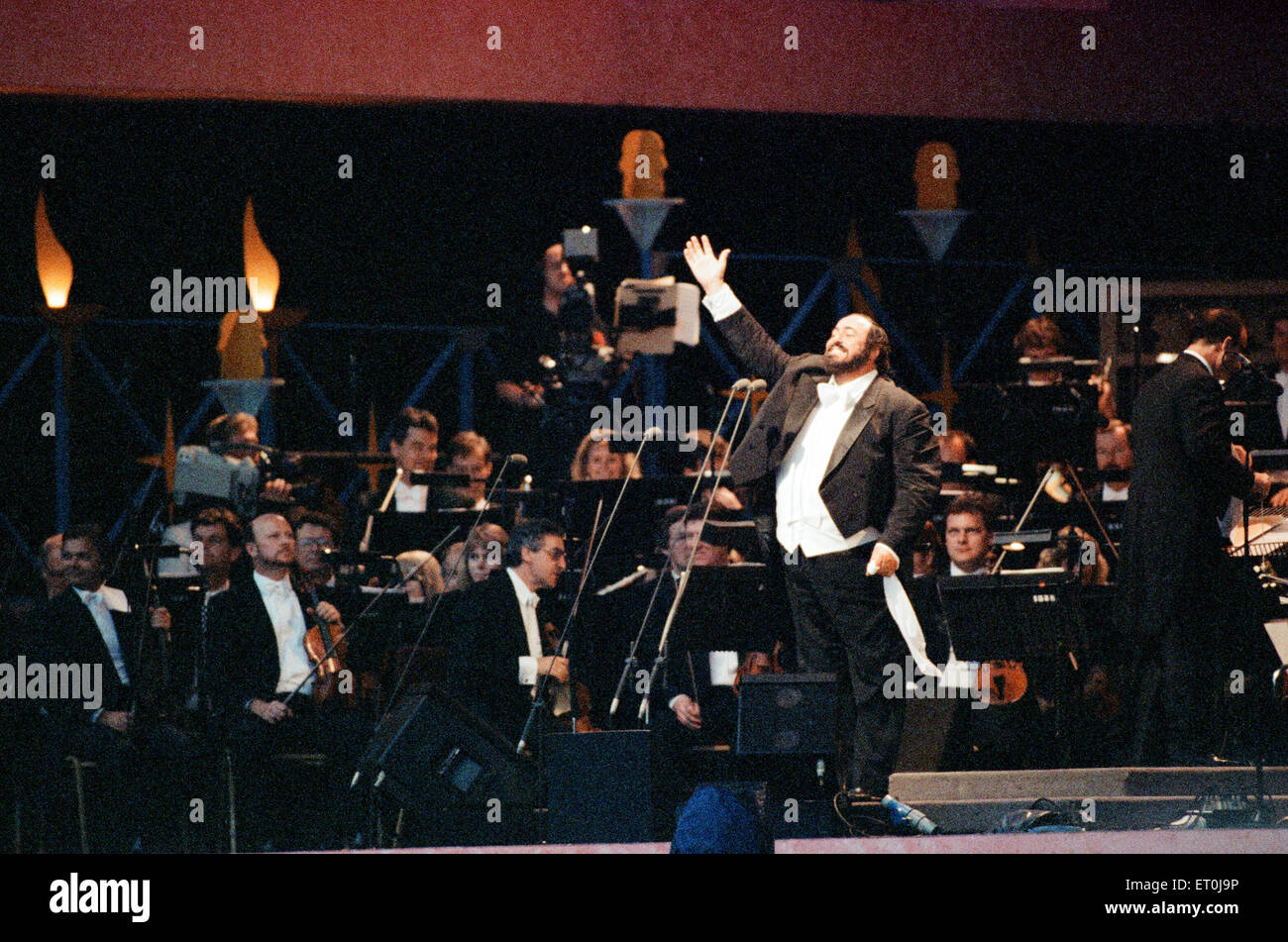 Pavarotti singing hi-res stock photography and images - Alamy