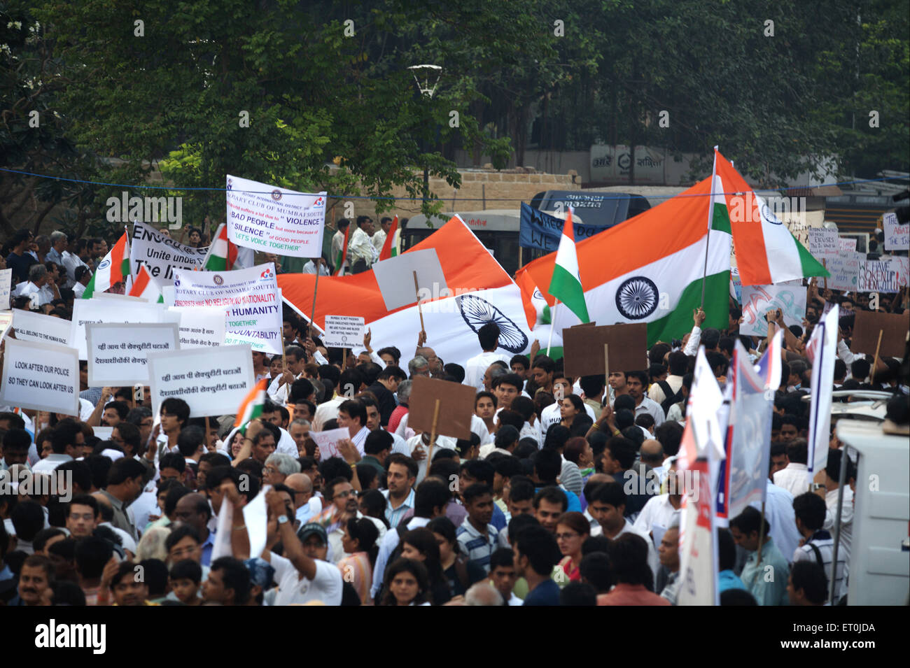 Thousands of Mumbaikars part in mass protest march at Gateway terrorist ...