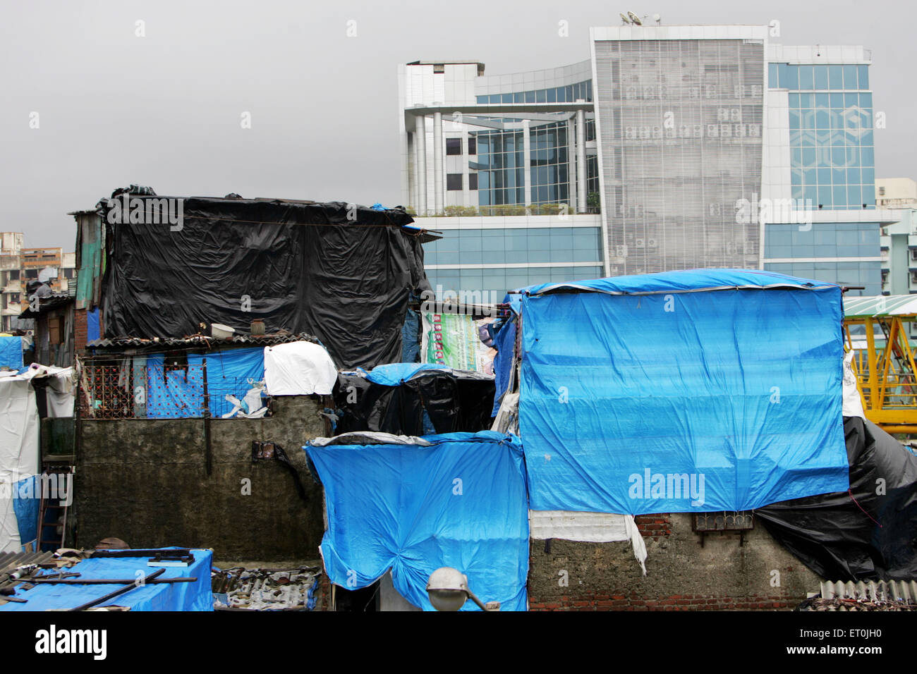 Behrampada slum hi-res stock photography and images - Alamy