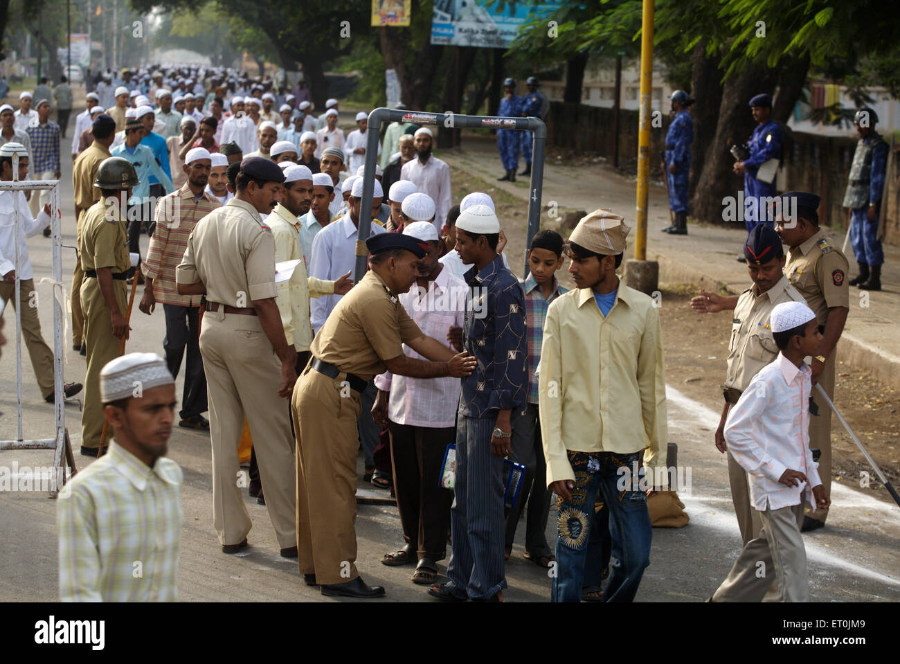 Men arriving Eid al Fitr or Ramzan id namaaz Lashkar e Eidgaah ground ...