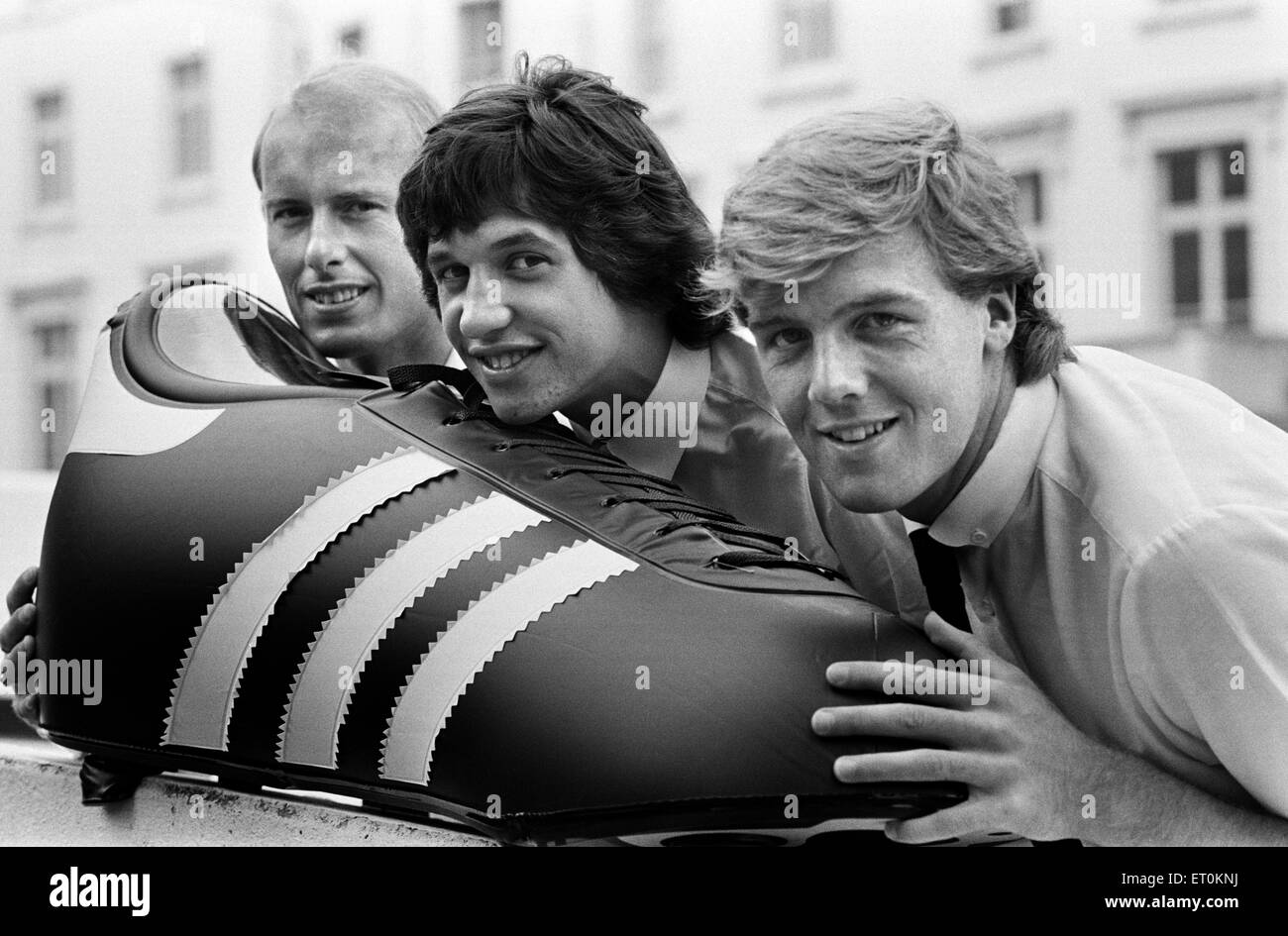 Top division football Black and White Stock Photos & Images - Alamy