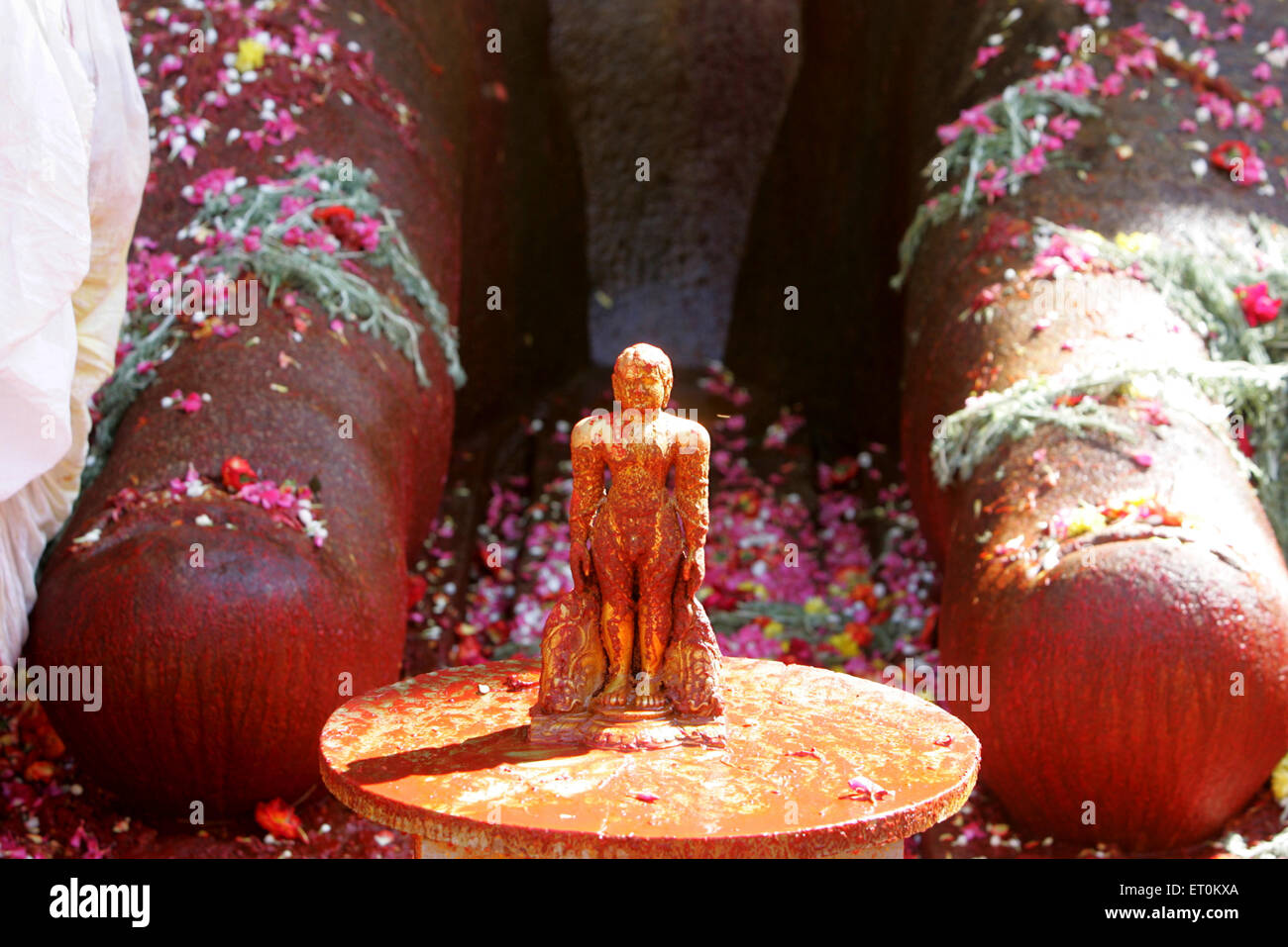 Gomateshwara bahubali statue hi-res stock photography and images - Alamy