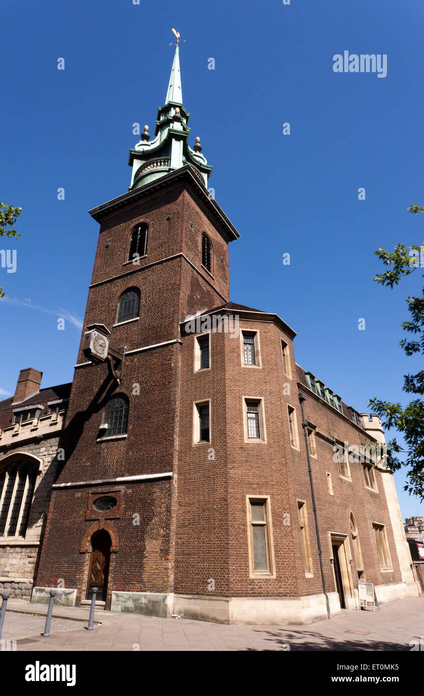London city hallows tower hi-res stock photography and images - Alamy
