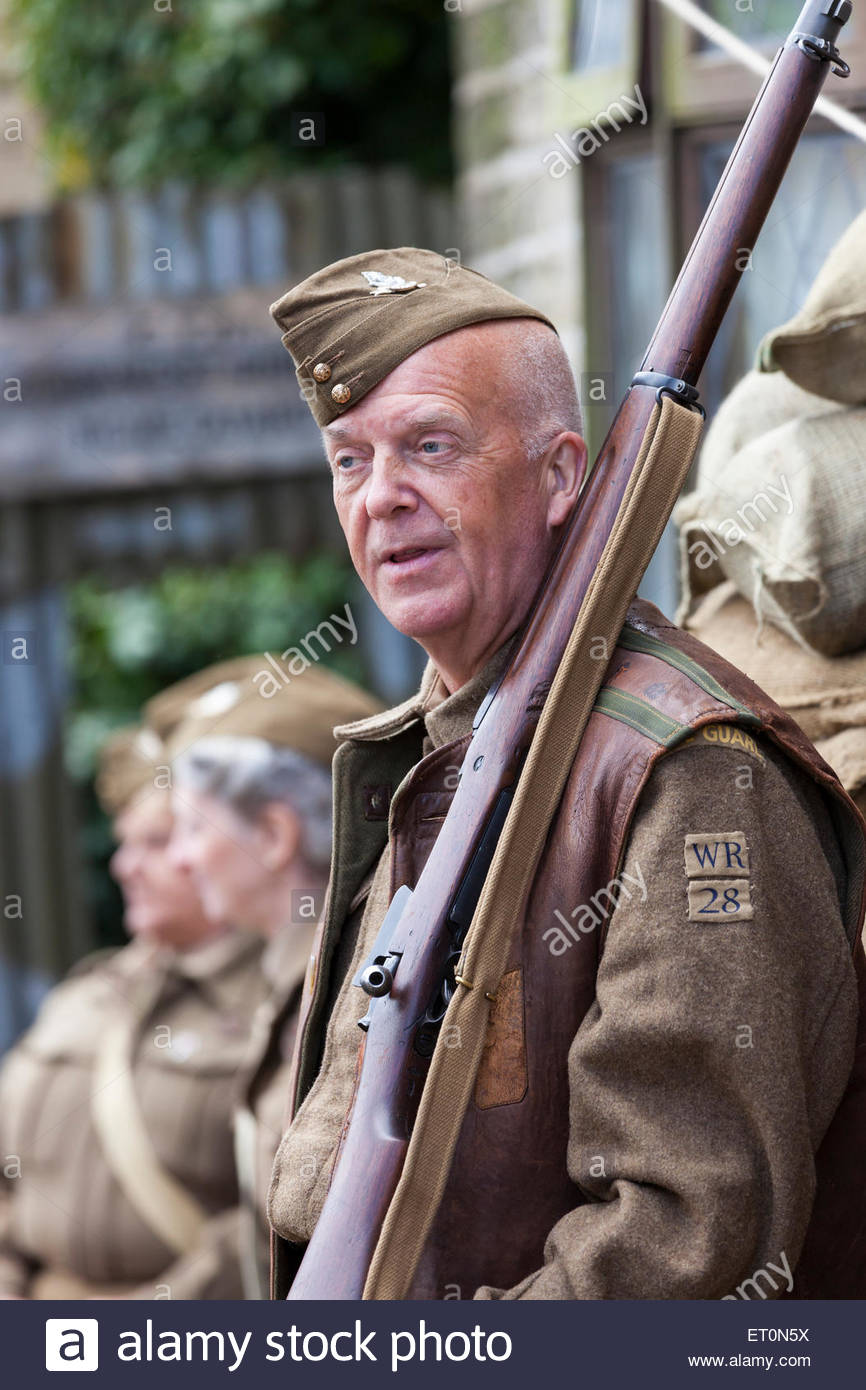 British Army In Khaki Uniforms High Resolution Stock Photography and ...