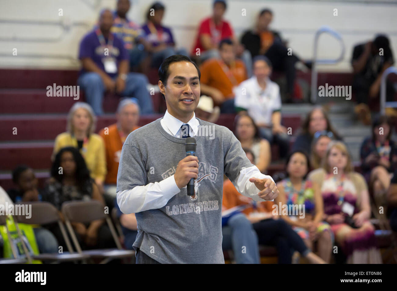 Julián Castro meets with students at Huston-Tillotson University during ...