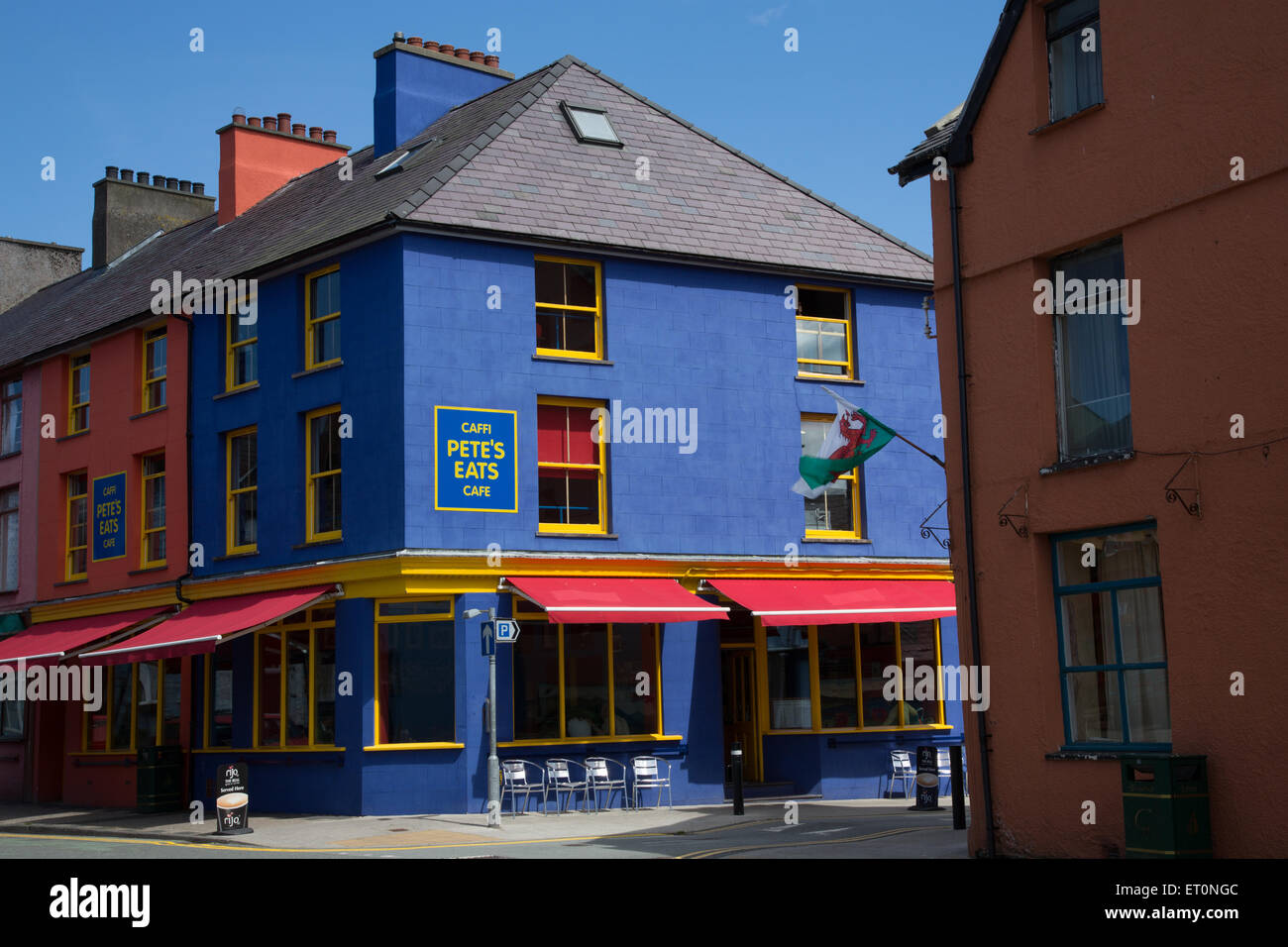 The colourful and famous Pete's Eats cafe in Llanberis village, Snowdonia, with the Red Dragon ...