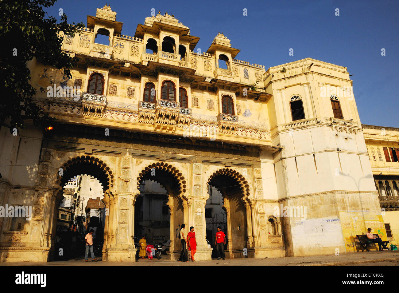 Entrance gate ; Pichola Haveli ; Pichola Lake ; Udaipur ; Rajasthan ...