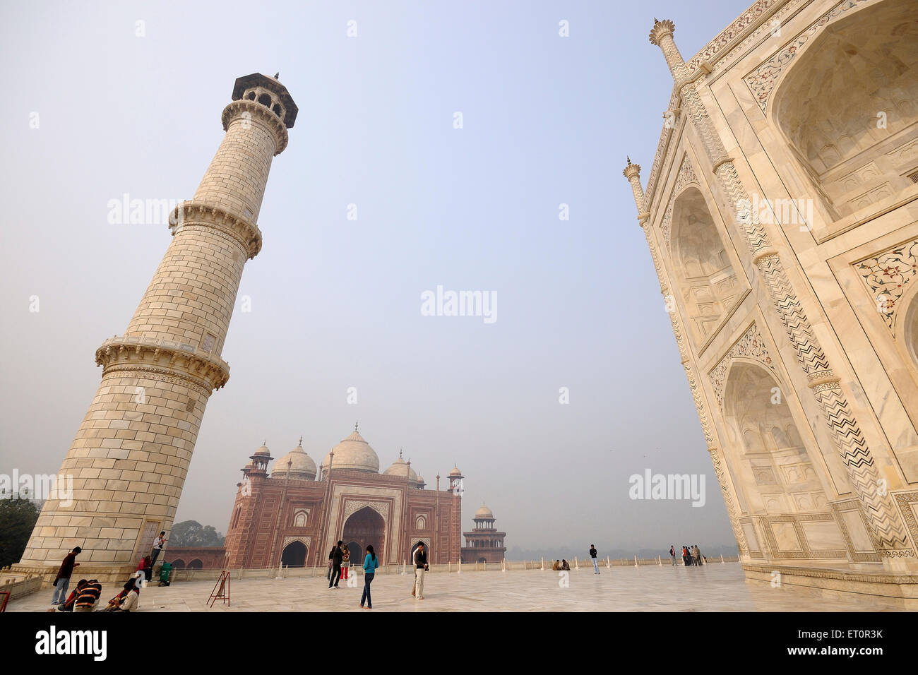 Taj mahal at an angle hi-res stock photography and images - Alamy