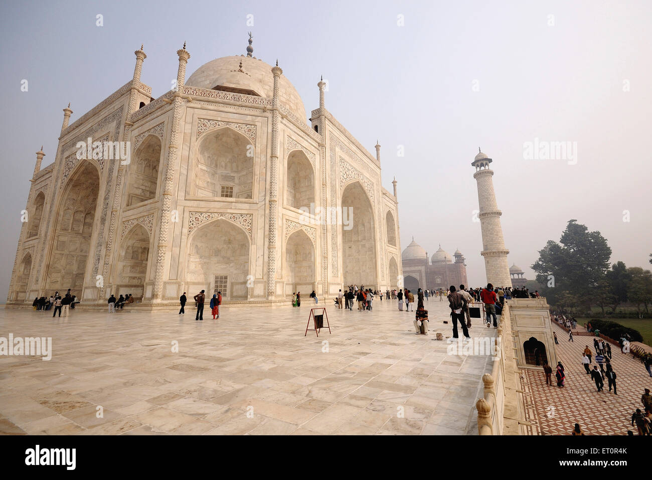 Taj mahal front view hi-res stock photography and images - Alamy