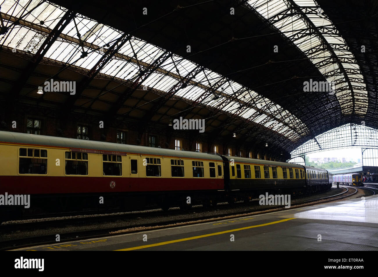Old railway carriages hi-res stock photography and images - Alamy