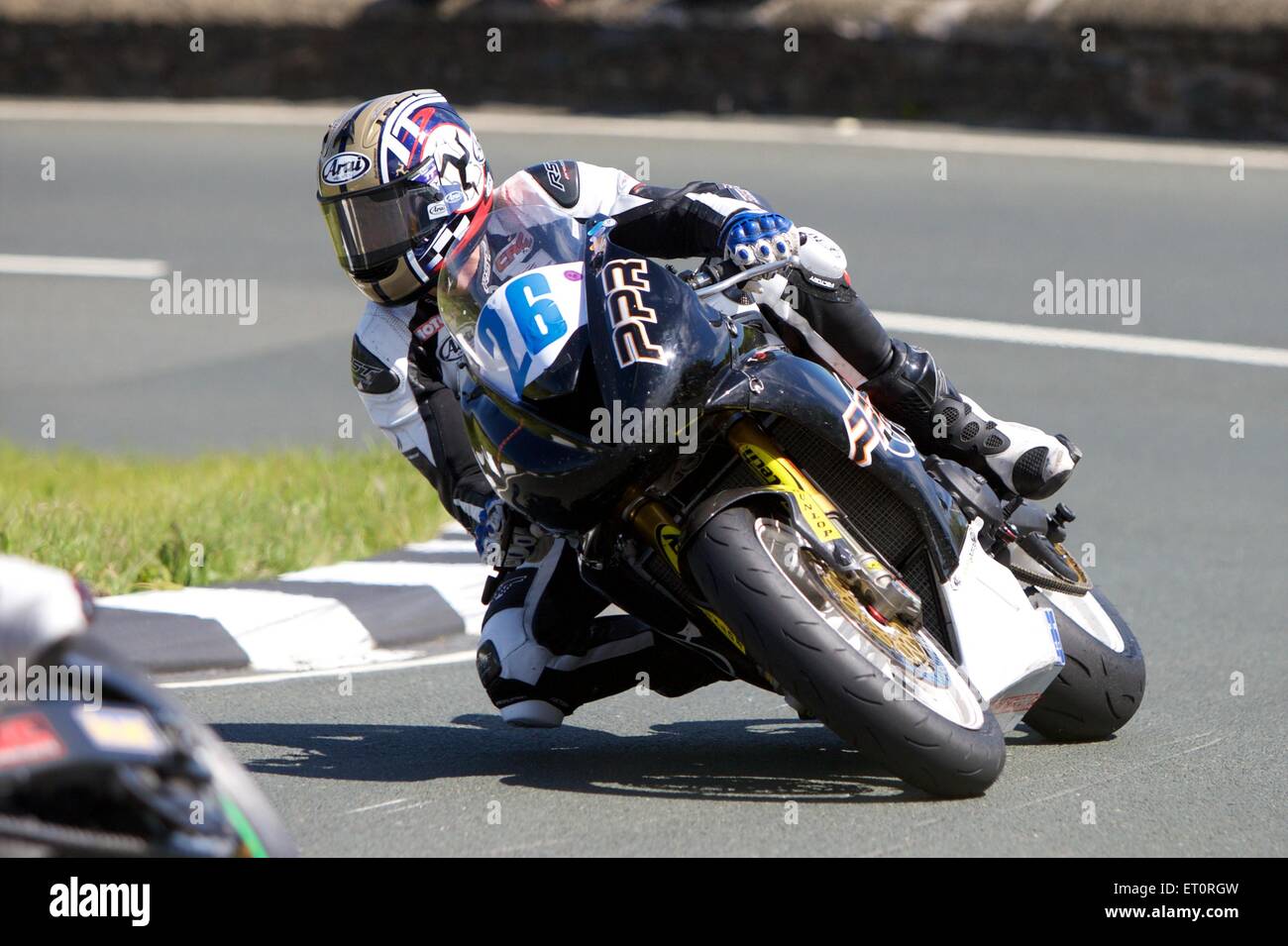 Douglas, Isle of Man. 10th June, 2015. Steve Mercer in action during ...