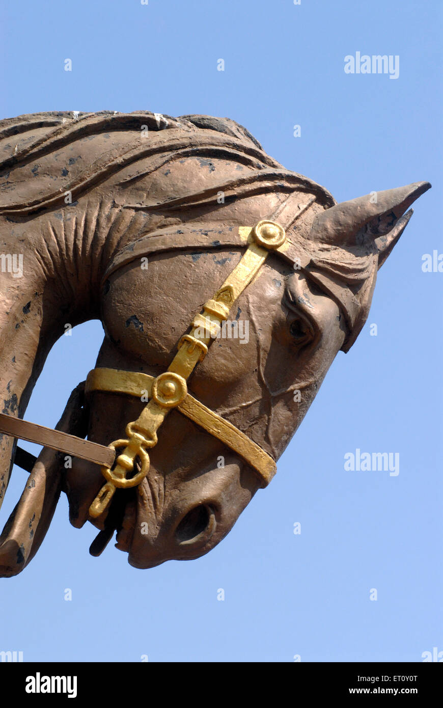 Head of horse with rein ; bronze statue at Masunda lake or Talao Pali ...